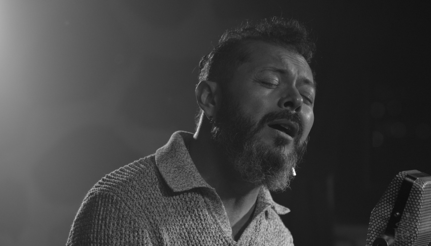 Galería de Fotos de Edgar Oceransky | Conciertos, Giras y Momentos Únicos